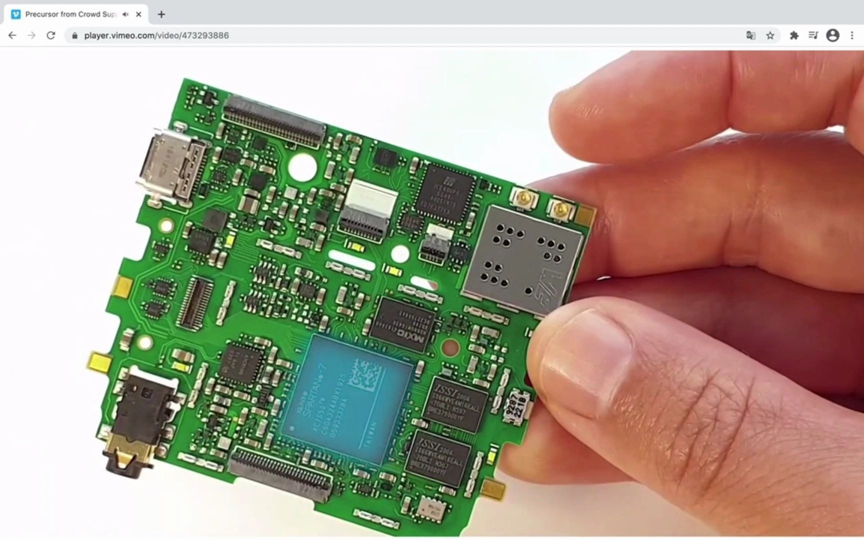 为了安全,他们众筹了一部没有麦克风的开源“手机”