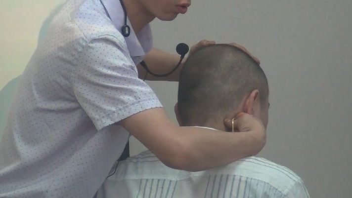 推拿手法:偏头痛、耳后痛