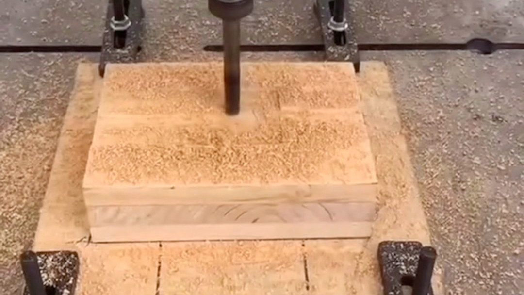 专业正对木模模具的一款加工中心