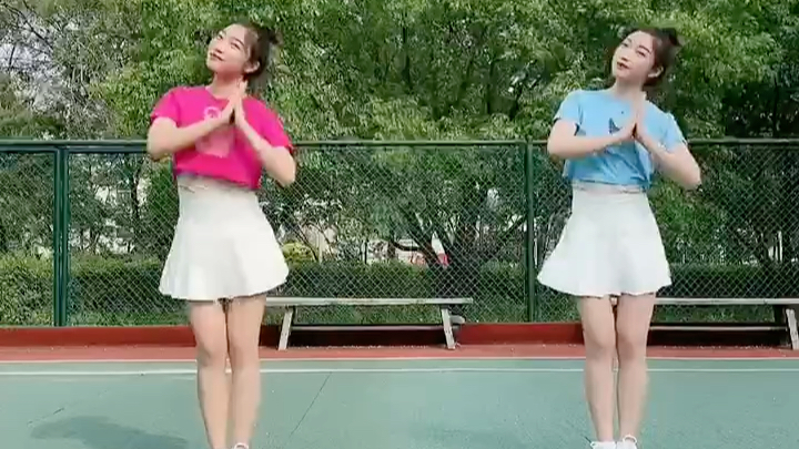 《爱你》幼儿舞蹈