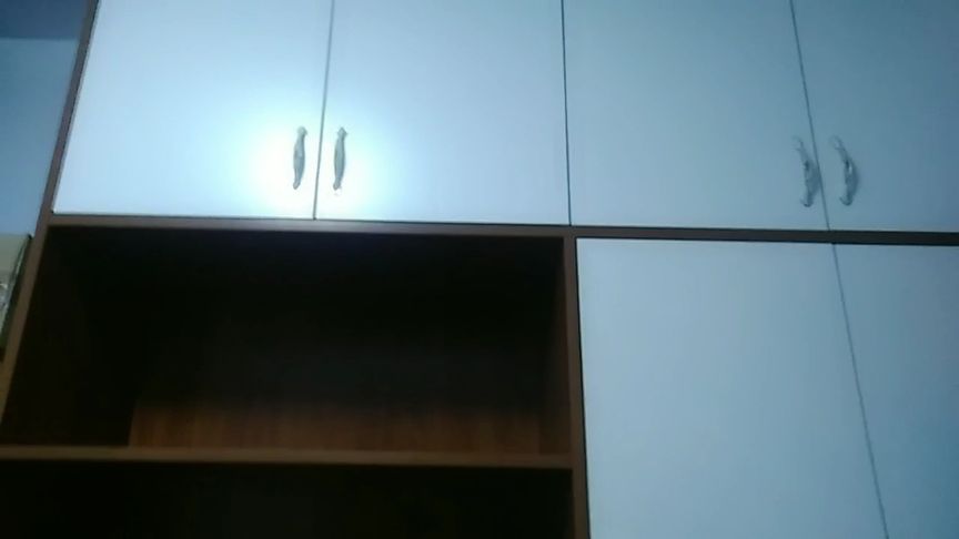 带大家看下6平米房间既有衣柜书架书桌,床和储物柜是如何设计的