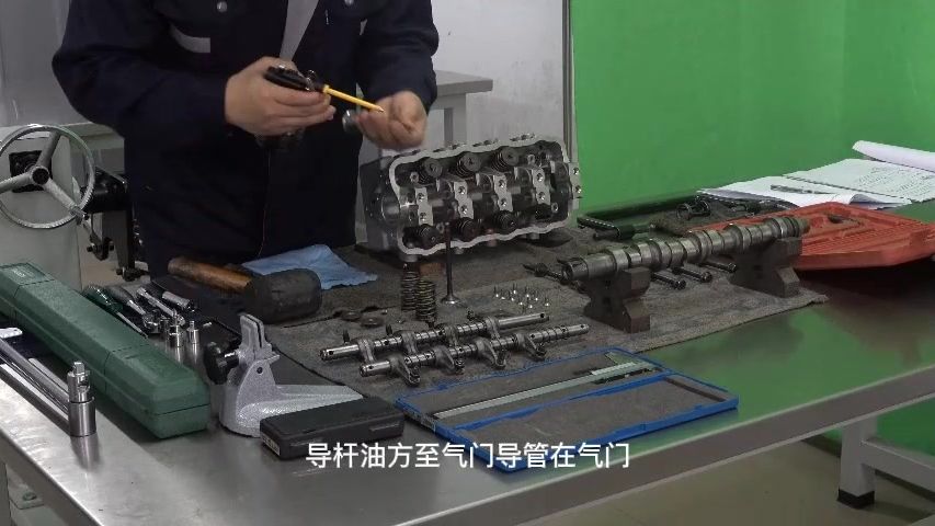 实训二气门组的拆装以及测量19汽1陈瑞鹏、吴杰#干活我是认真的