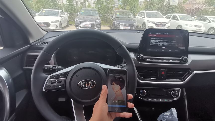 起亚智跑的音响在同价位车型里相当不错,高音清晰低音浑厚,很棒