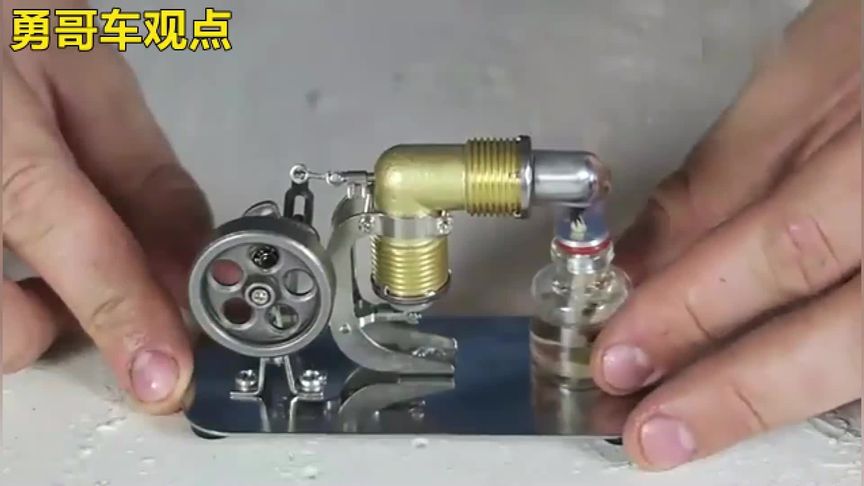 最简单直观的斯特林发动机工作原理演示,终于弄明白了!