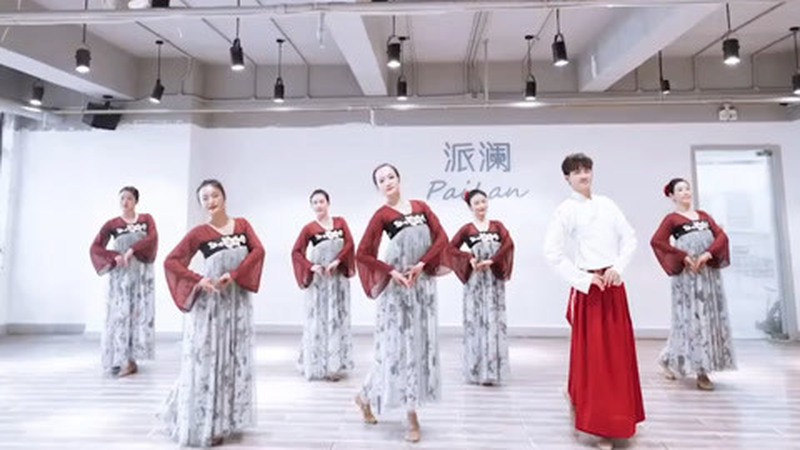 年会舞蹈《菩萨蛮》来了,简单易学,优雅大气!