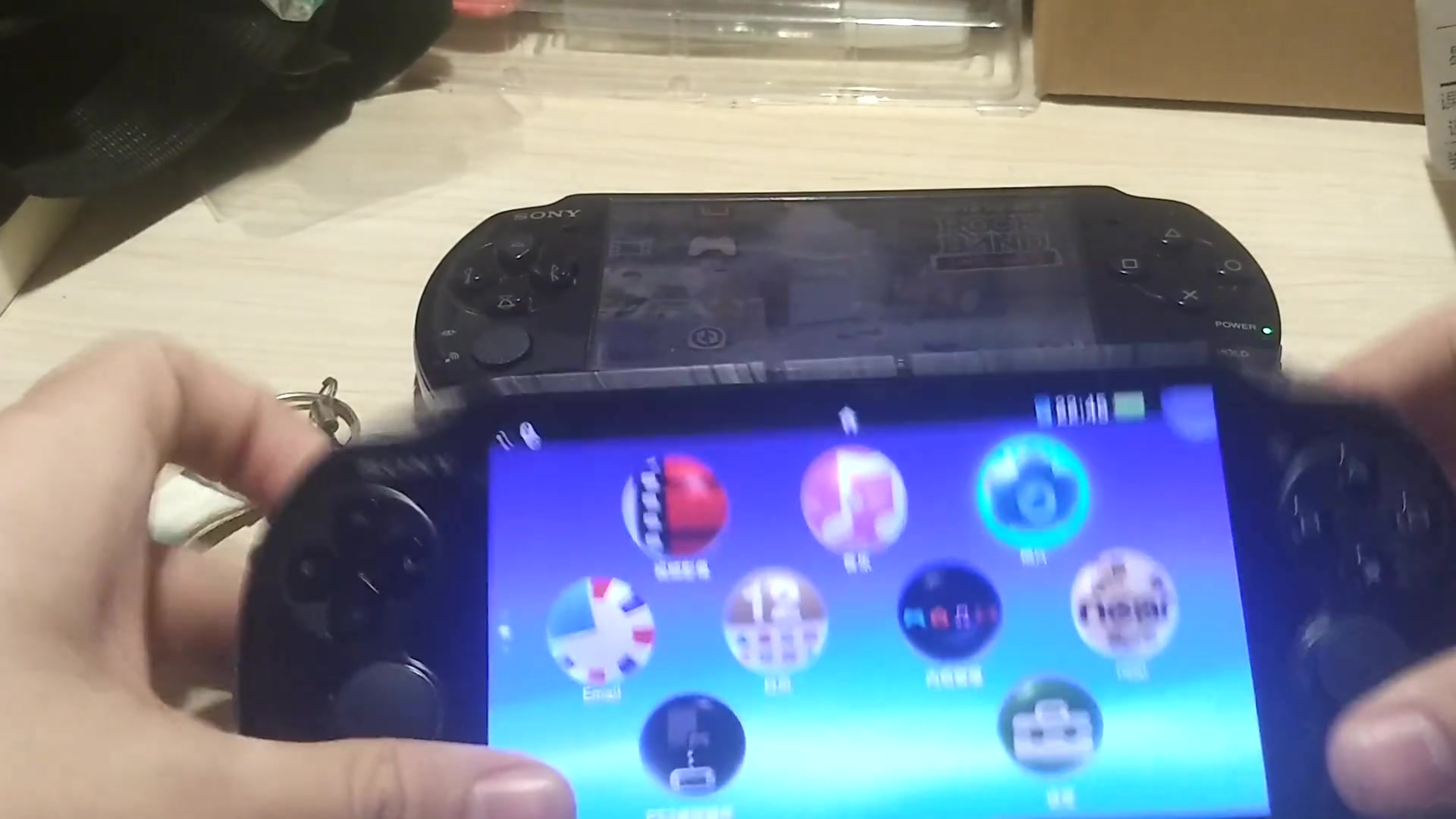 【对比】索尼掌机对比 Sony PSP3000 VS PSV1000