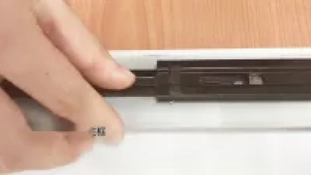 推拉款电表箱画无痕安装方法
