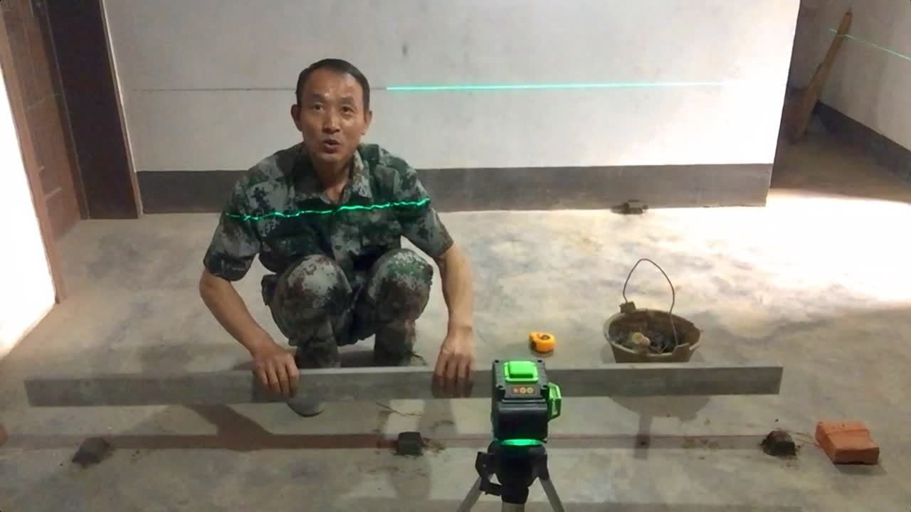 地面找平最好方法,水平仪测好全房标高,地面预埋管线最高点.