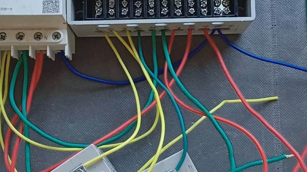 三相电表配互感器实物接线