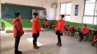 东和小学六年级小品《落叶归根》