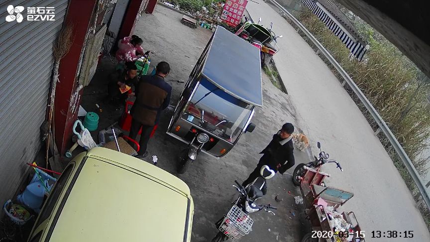 安装一台油电混合增程器