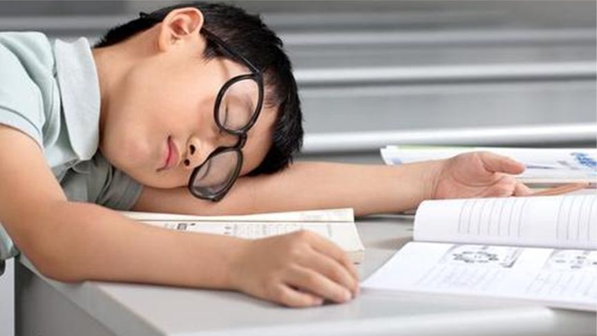 教育部:小学生每天睡眠应达10小时,初中9小时,高中8小时