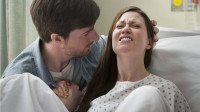 生孩子到底什么感觉?镜头全程记录“开十指”,画面让人不忍直视
