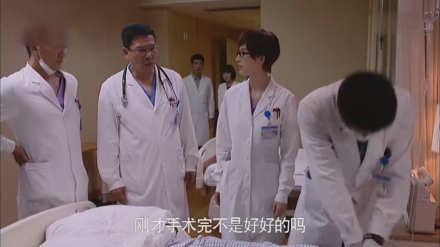 病床患者抢求无效死亡,主治医生还不死心坚持抢救,医者父母心
