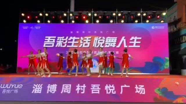 这只舞蹈从编排到演出只有一个星期的时间ߑ�ߑ�姐妹们表现的确实…