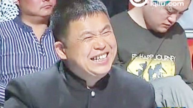 农村大哥上台表演绕口令 笑趴评委观众