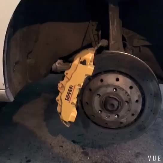 八活塞卡钳。 咋样【来自懂车帝车友圈】