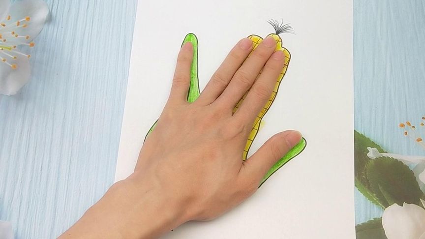 只需手掌比一下,轻松画出手势画,漂亮又简单的玉米简笔画