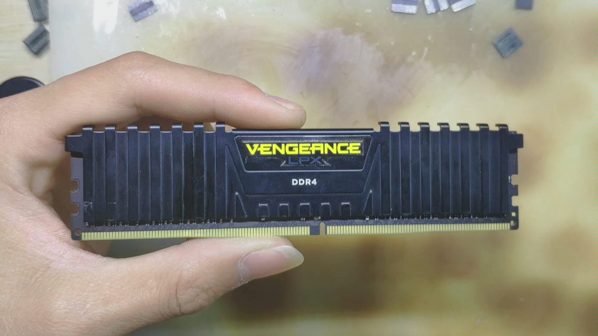 内存条不开机,可能排阻导致,换了就好!