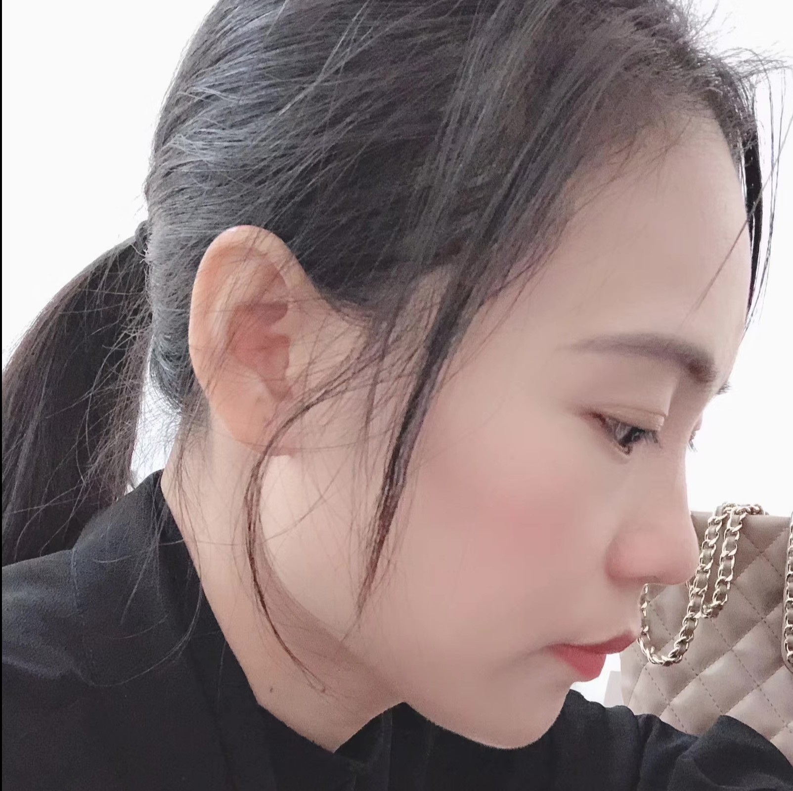 可以叫我丽丽老师呀 
