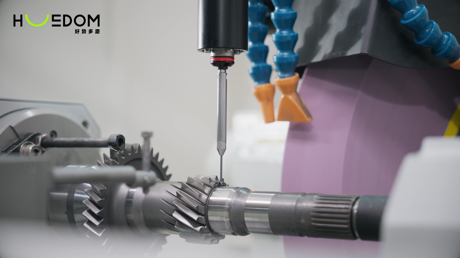 精密与高效的完美结合——GA304斜进式数控外圆磨床