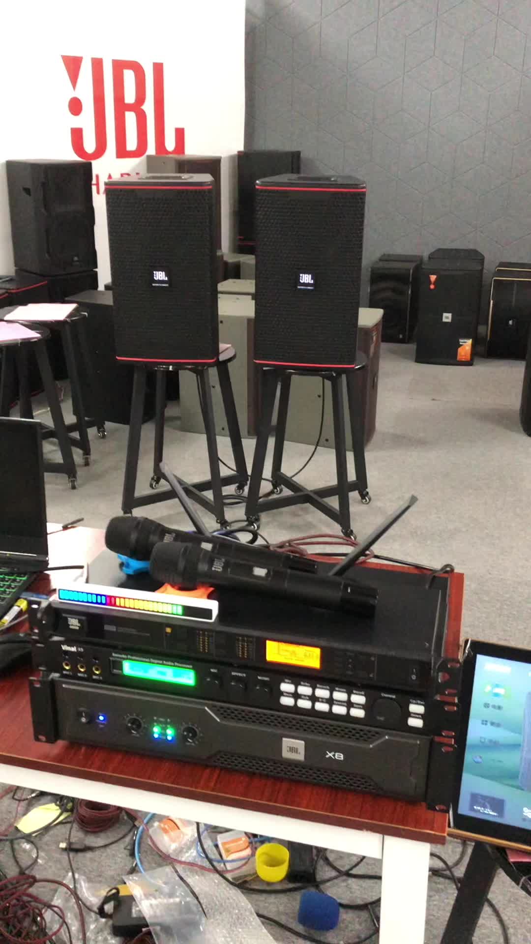 ...JBL KP8052音箱12寸2只 JBL X8大功率功放1台 韵乐X5数字效果器...