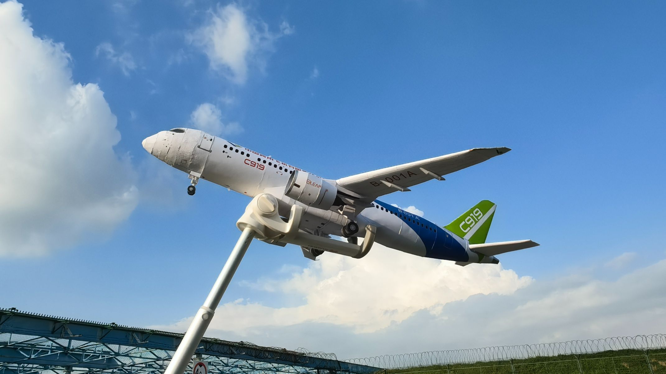 C919纸模型!庆祝新中国成立75周年!(内附粘接条及驾驶舱制作教程)