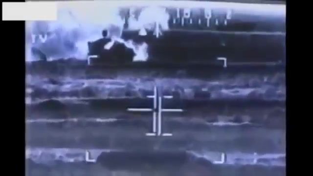 战争实录:美军阿帕奇在伊拉克队敌人进行精准打击