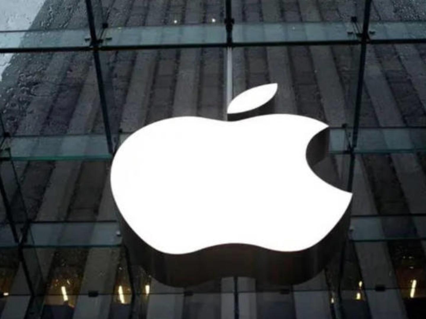 网友发现苹果商店存在涉黄软件,目前已被举报下架,客服回应