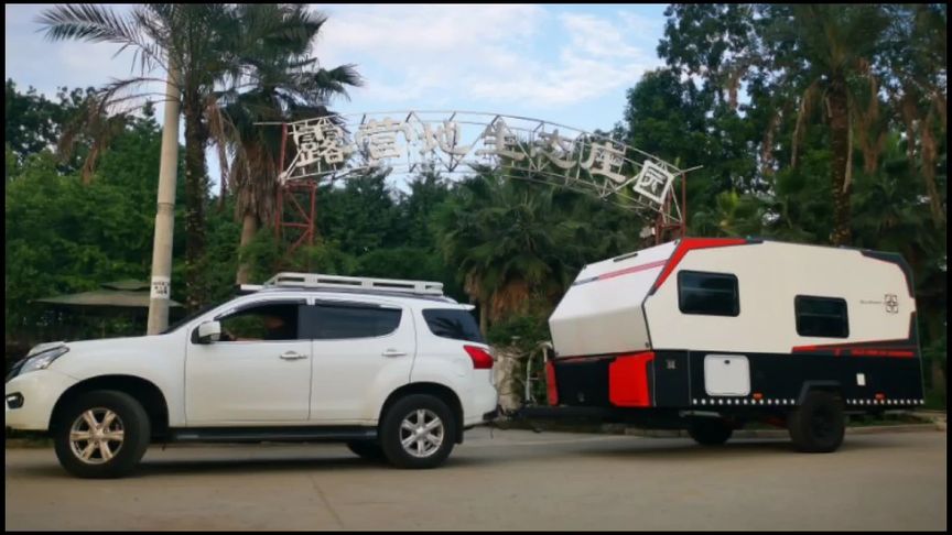 两台总重量4顿的车,穿秦岭744公里,加油405元。