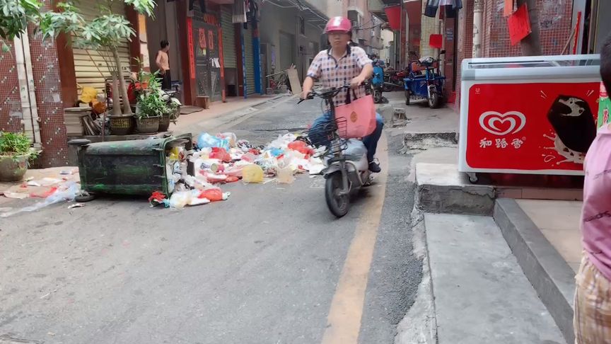 疫情之下,广州路面这样垃圾成堆