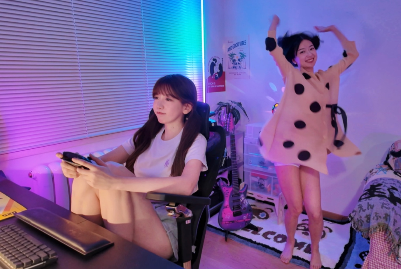 闺蜜来我电竞房,居然玩那个…