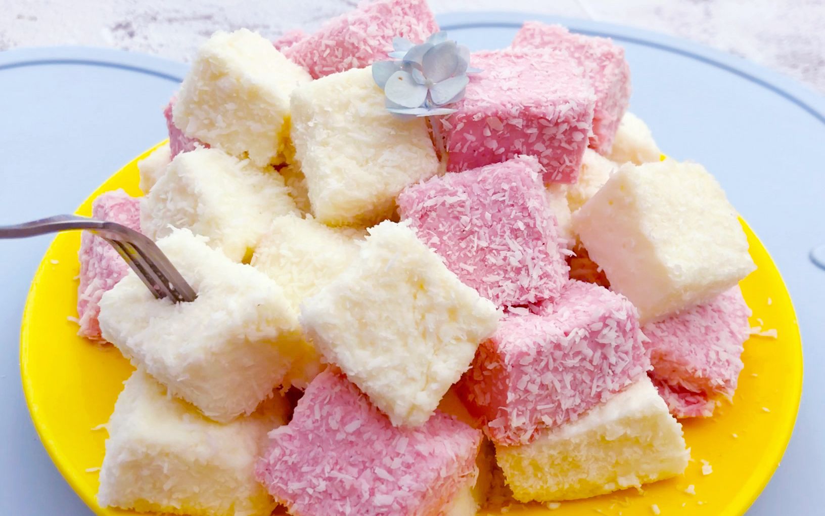 ...小方】别光喝牛奶了,把它做成美味的甜品,入口即化,不用烤箱又简单