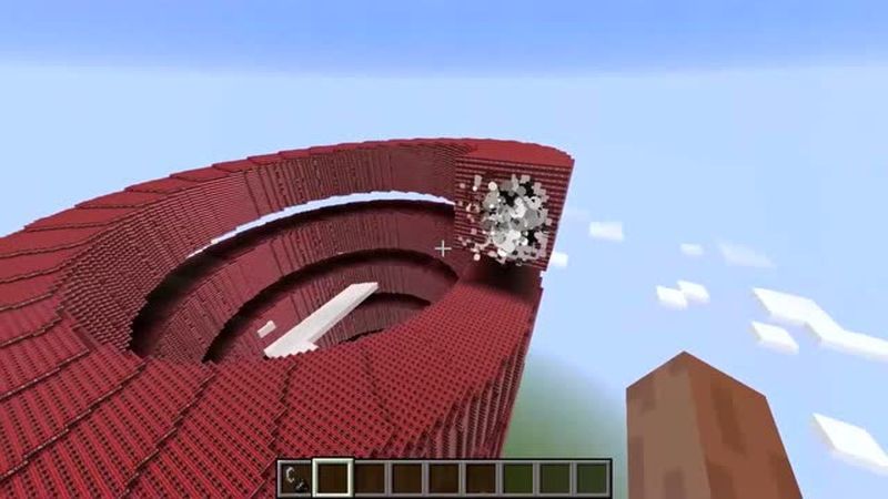我的世界:在MC里点燃20万个TNT,然后把坑改造成宫殿!