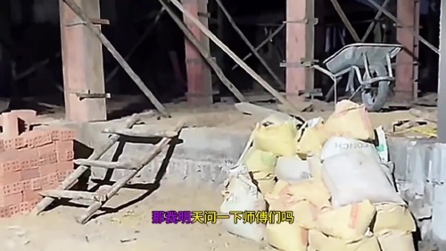 虽然模板看上去加固不是很结实,但是柱子尺寸很小一般不容易爆模