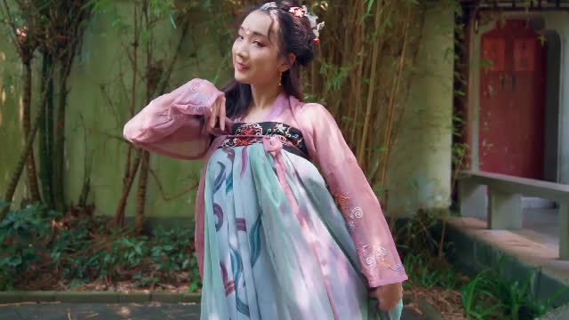 遇古风美女舞一曲花粥美.mp4