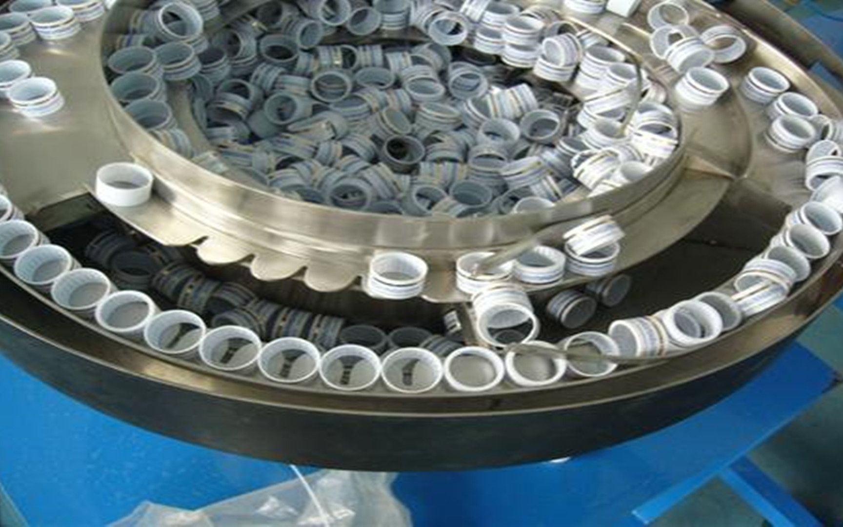 振动盘的工作原理是什么?如何正确使用振动盘呢?