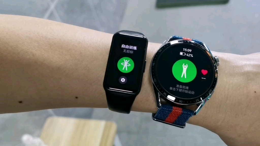 华为手表gt3和荣耀手环6同时开启自由训练模式,测试波比跳的心率变化...