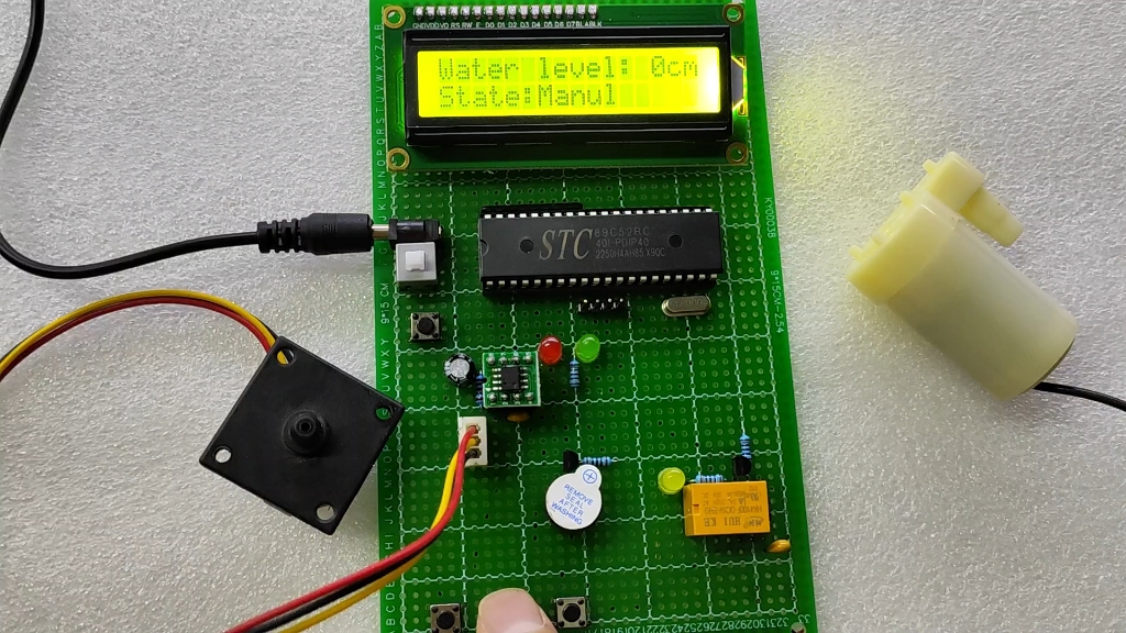 基于51单片机水位高度控制排水设计水塔水箱水位高度液位控制排水