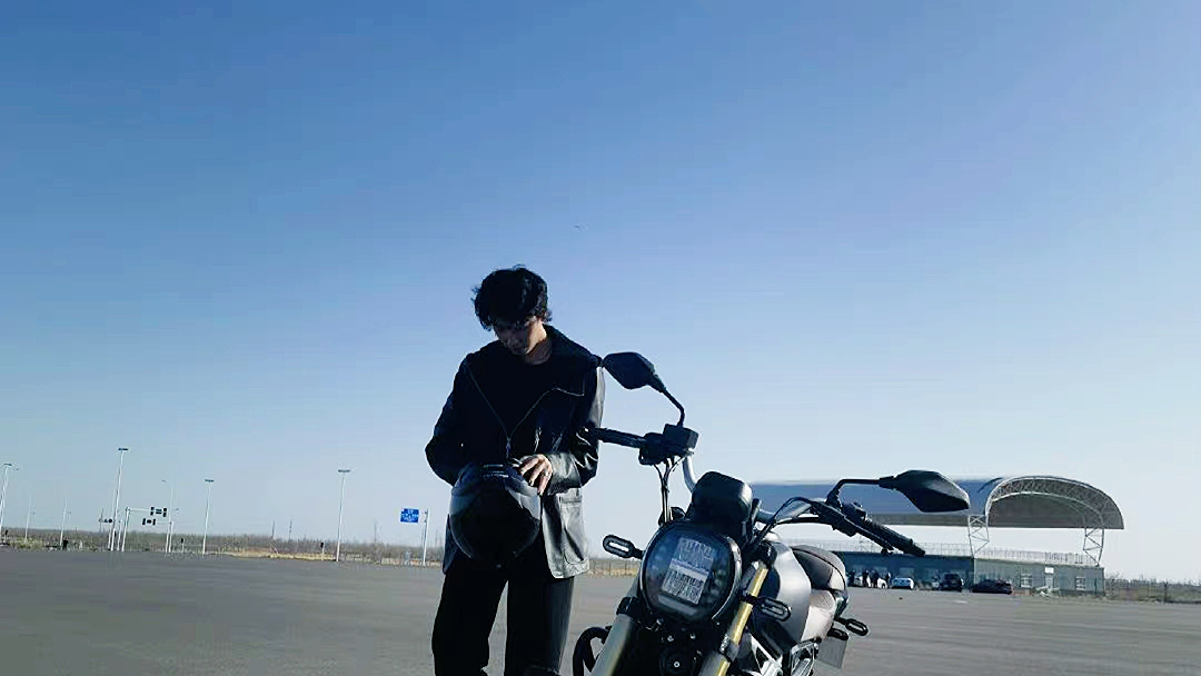 #VOGE无极# #摩托车# #机车# 工作日,帅气登场!——来自300AC车友...