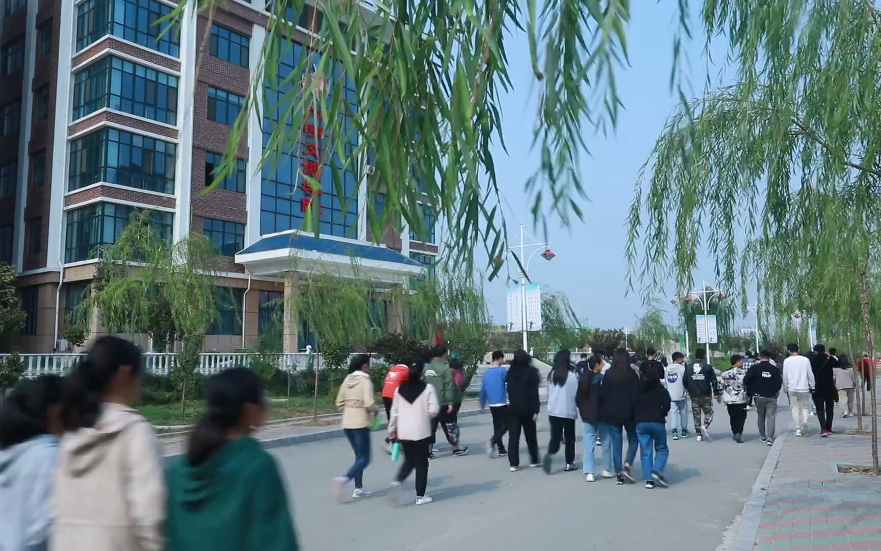 “教学研”一体化红色思政教育资源的开发和利用