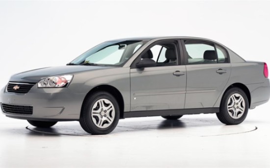 2007 雪佛兰 迈锐宝 正面正中重叠撞柱测试 (第一次) iihs