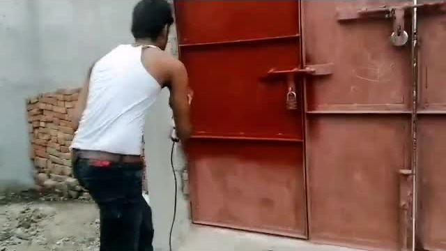 油漆乳胶漆涂料电动喷枪,插电就能用,非常方便#电动喷枪