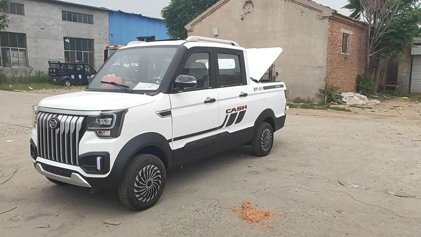 大款双排皮卡车,四门五大座,可续航200公里,自动档位