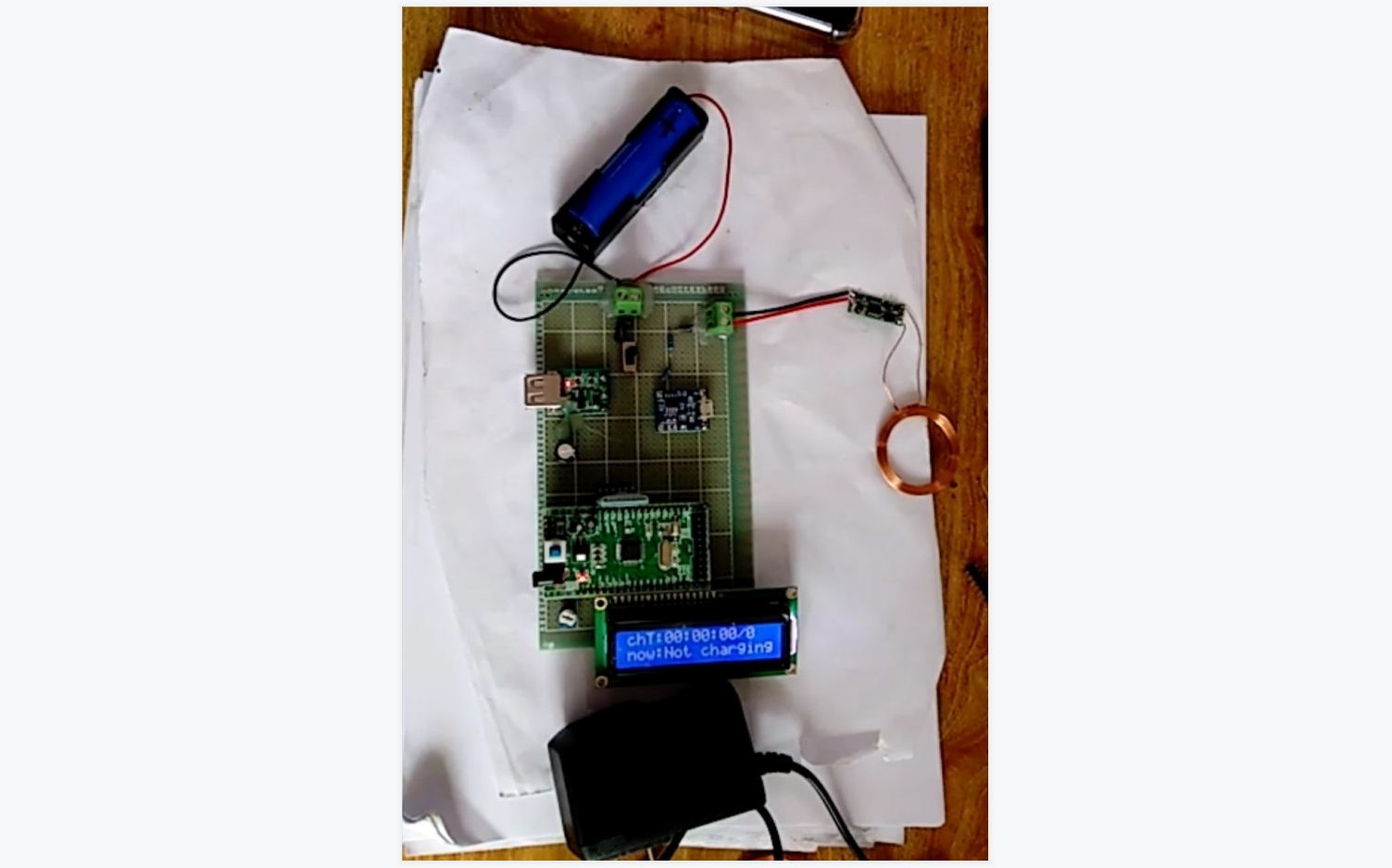 基于STM32单片机的无线充电器无线手机充电锂电池设计+蓝牙上传...