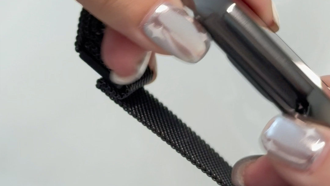 小米手环8表带全包安装教程