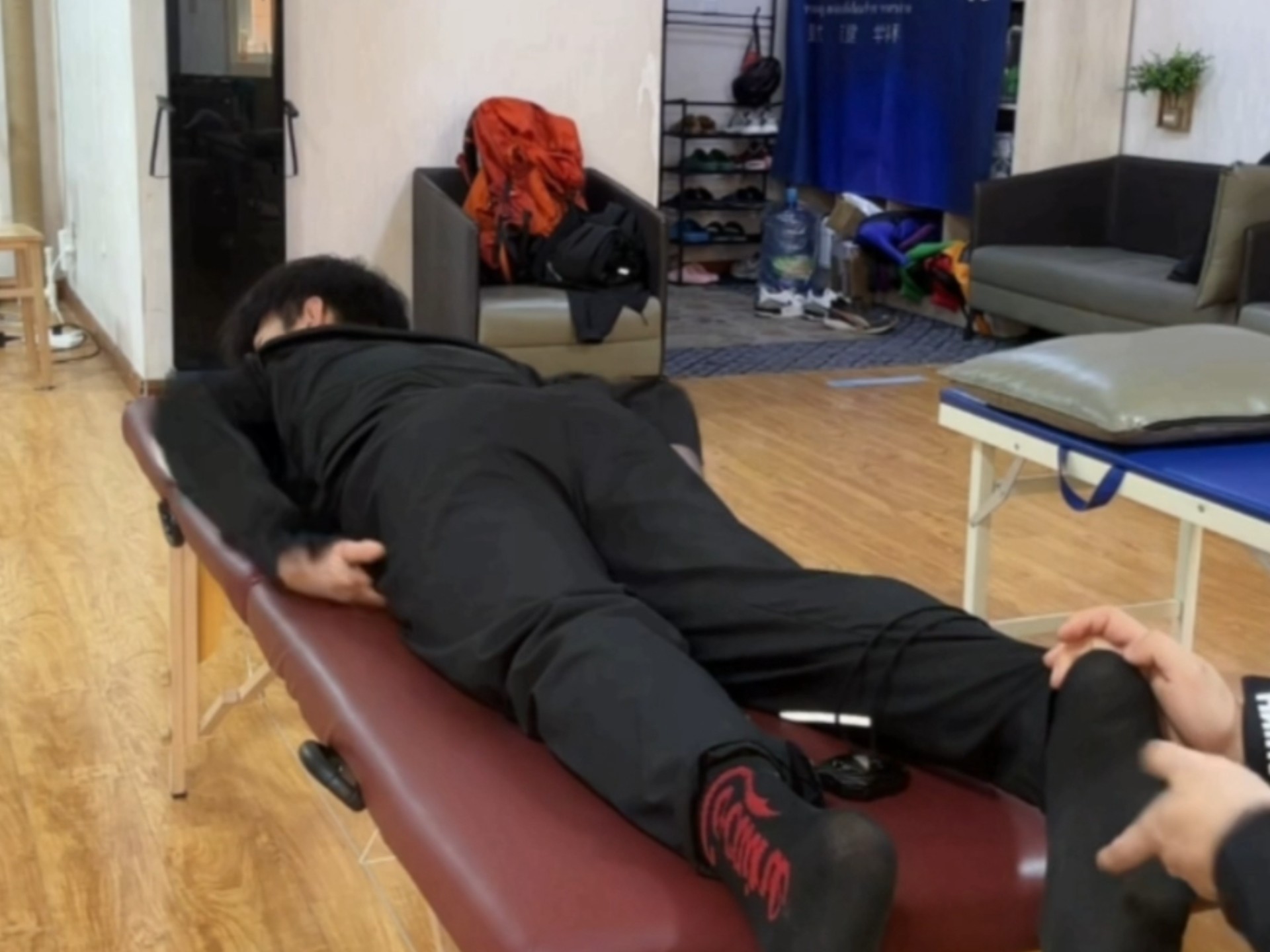 挠痒的康复师好可爱