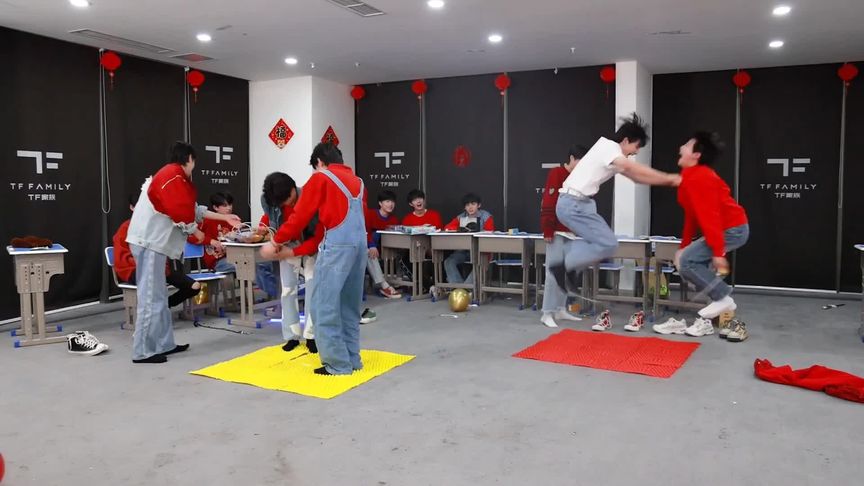 #tf家族三代 2022新年特别篇《SDFJ年终特别聚会》