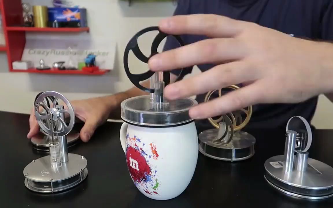 放在茶杯上的发动机,非常创意!