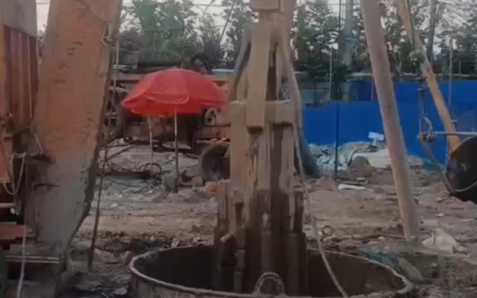 河北保定打桩钻孔施工,冲击钻,反循环施工现场